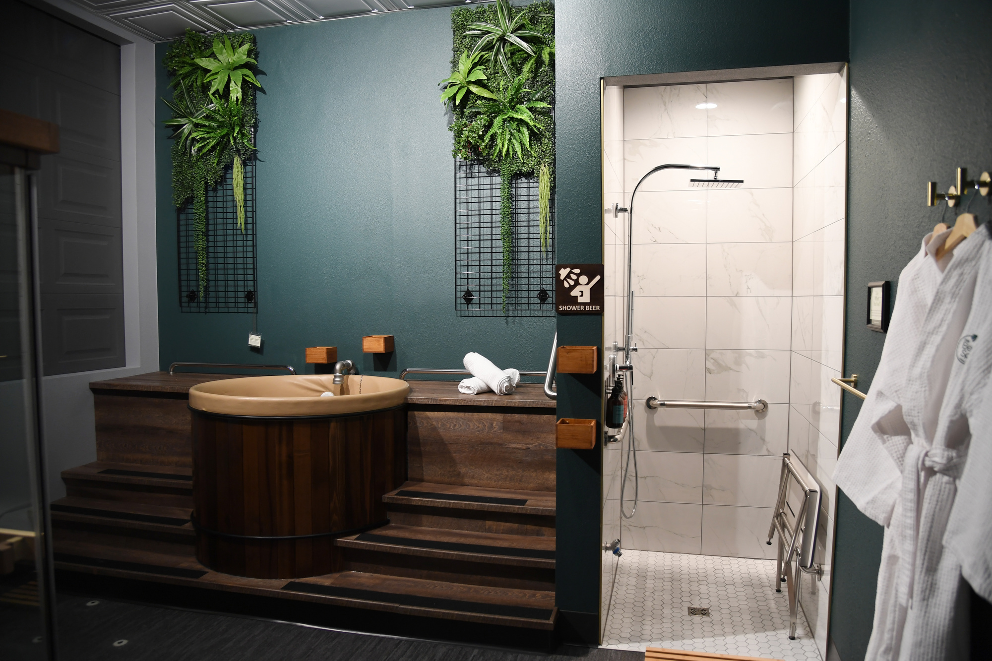 The Powers Of Beer – Bathing In It | Home Bar Kit